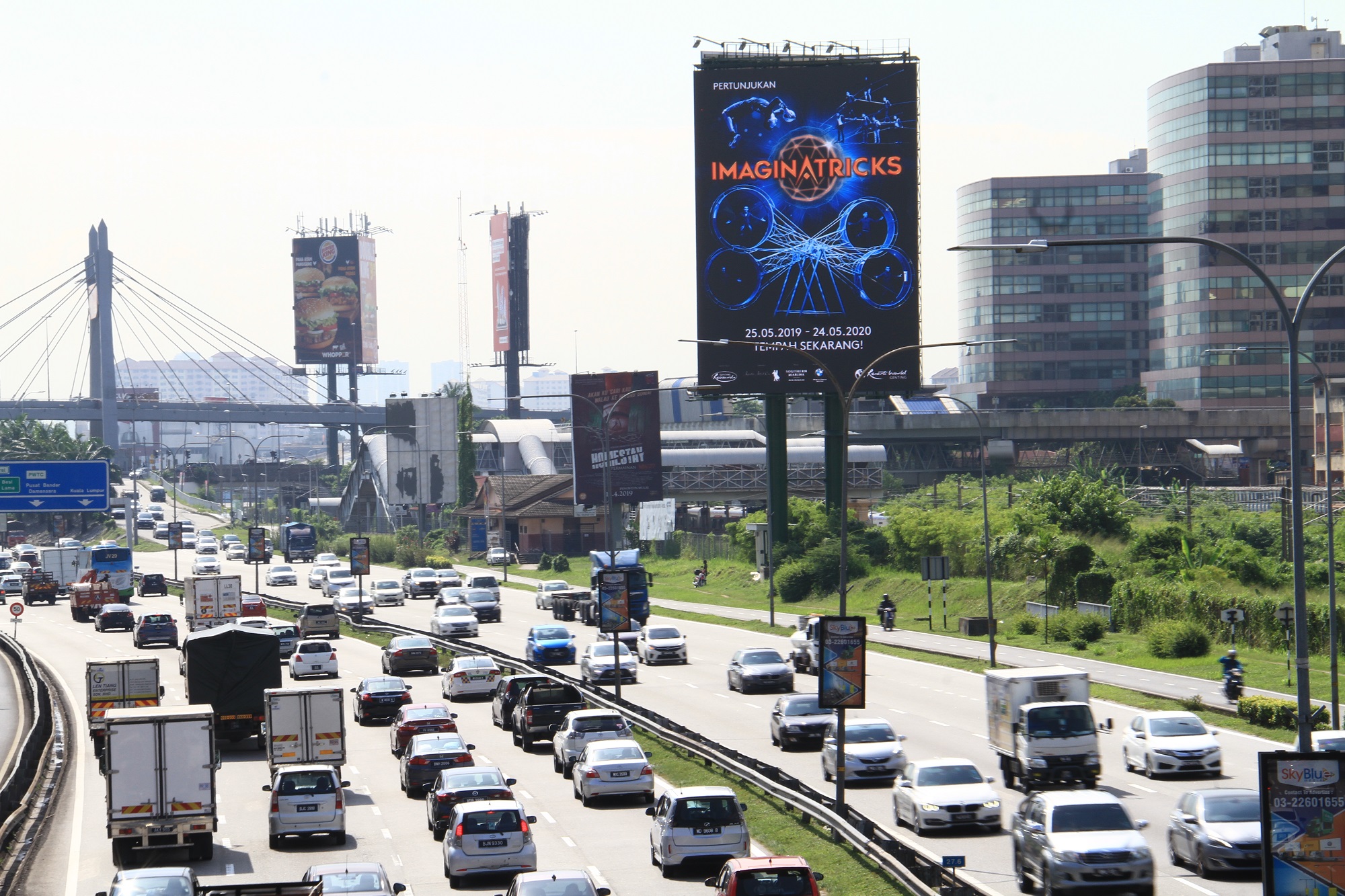 Digital Screens - Federal Highway - LAGUNA