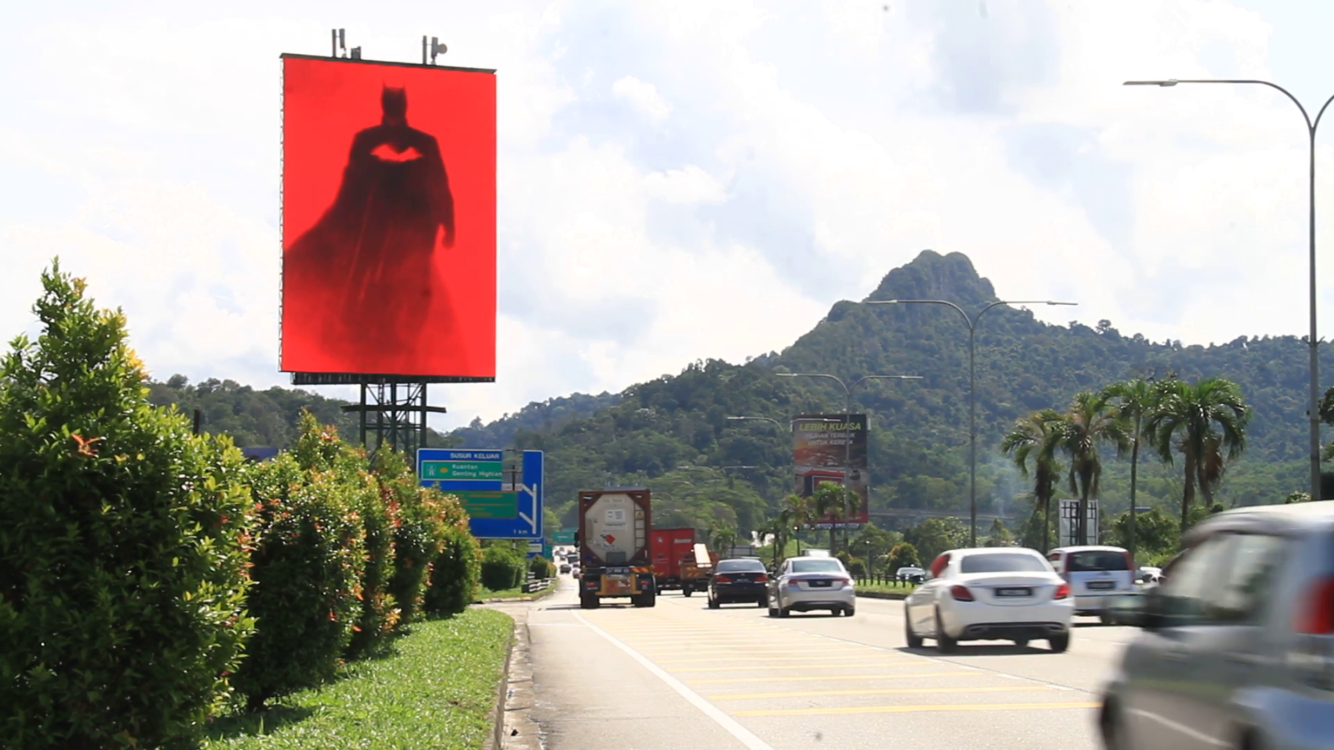 Digital Screens - MRR 2 Highway - LAGUNA