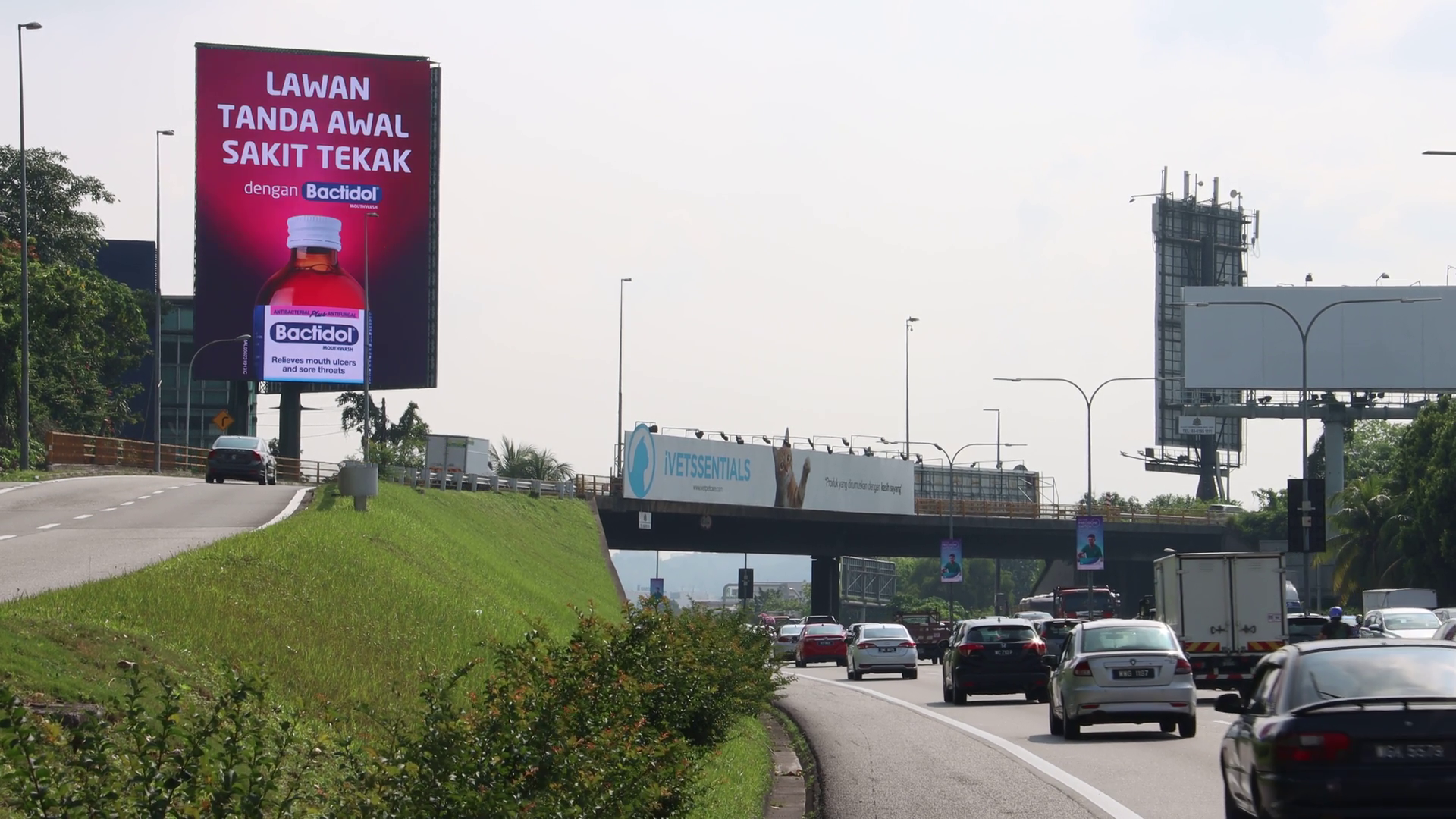Digital Screens - Federal Highway - LAGUNA